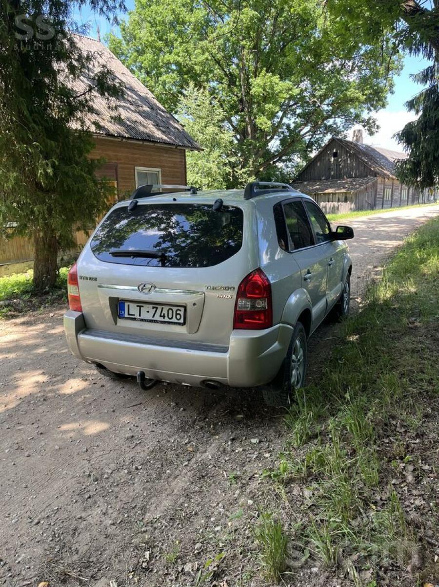 Grey Hyundai Tucson 2007 in Gulbene, with an engine capacity of 2.00 L and mileage of 288 thousand km for 2700 €, photo 5 on AUTOMOTO.COM.LV