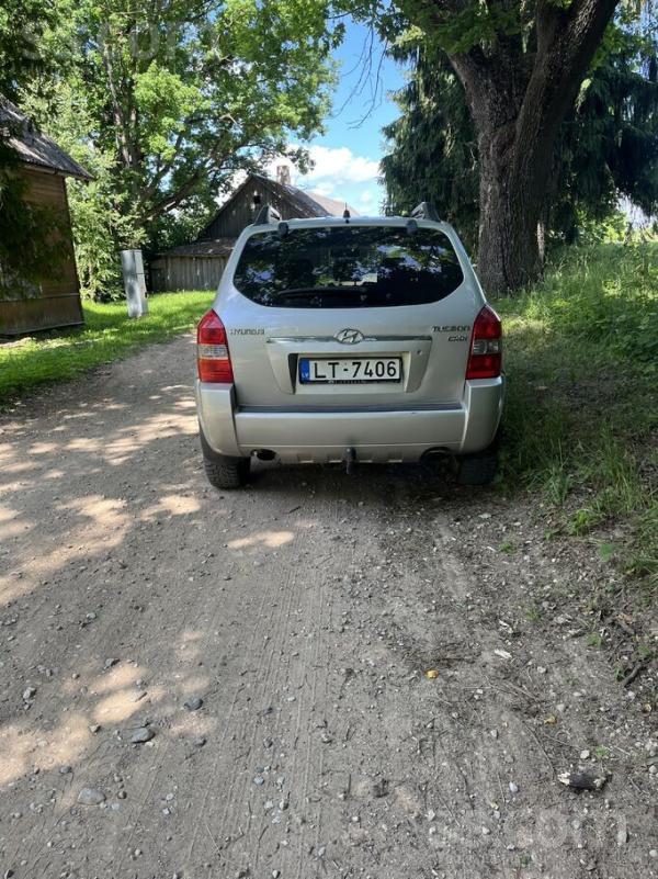 Grey Hyundai Tucson 2007 in Gulbene, with an engine capacity of 2.00 L and mileage of 288 thousand km for 2700 €, photo 5 on AUTOMOTO.COM.LV