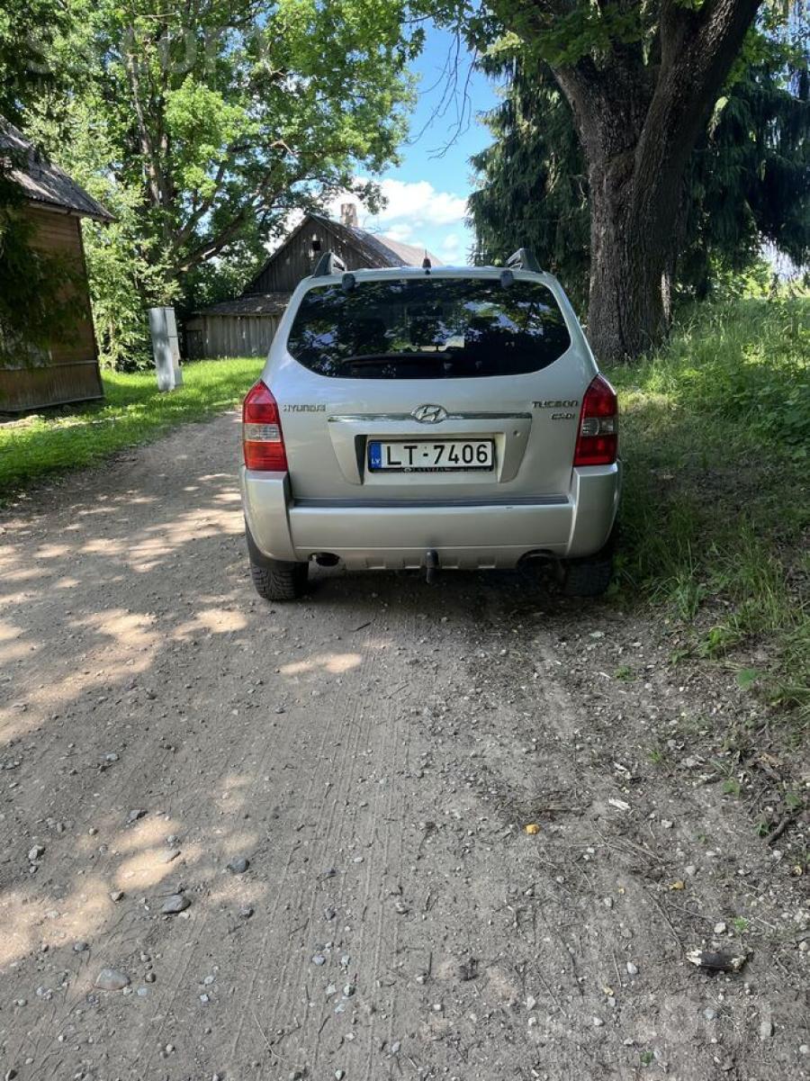 Grey Hyundai Tucson 2007 in Gulbene, with an engine capacity of 2.00 L and mileage of 288 thousand km for 2700 €, photo 6 on AUTOMOTO.COM.LV