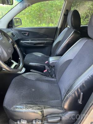 Grey Hyundai Tucson 2007 in Gulbene, with an engine capacity of 2.00 L and mileage of 288 thousand km for 2700 €, photo 14 on AUTOMOTO.COM.LV