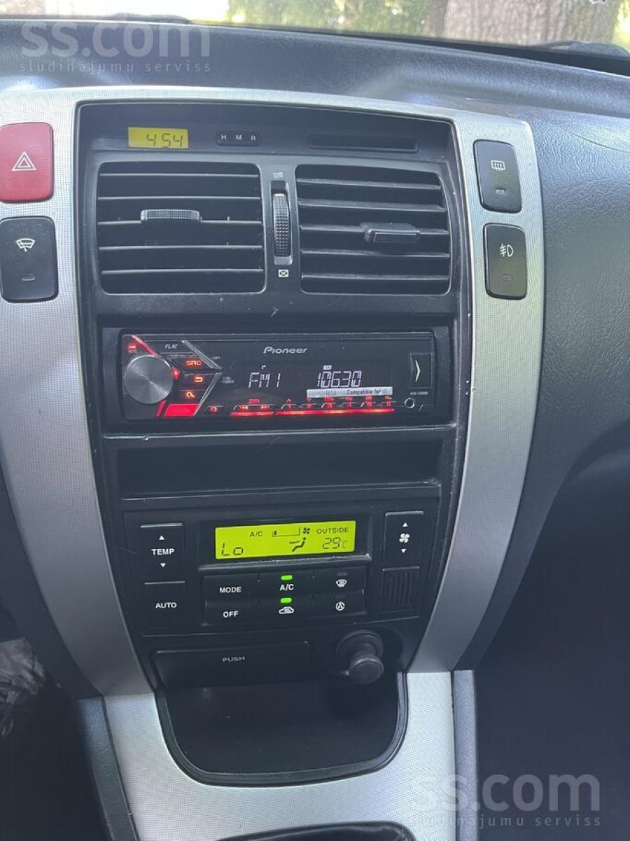 Grey Hyundai Tucson 2007 in Gulbene, with an engine capacity of 2.00 L and mileage of 288 thousand km for 2700 €, photo 19 on AUTOMOTO.COM.LV