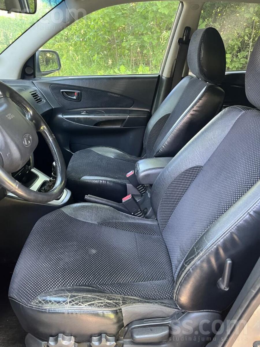 Grey Hyundai Tucson 2007 in Gulbene, with an engine capacity of 2.00 L and mileage of 288 thousand km for 2700 €, photo 22 on AUTOMOTO.COM.LV
