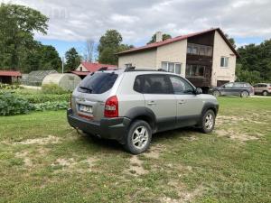 Pelēks Hyundai Tucson 2007 Madona, ar dzinēja tilpumu 2.00 L un nobraukumu 379 tūkst. km par 1050 €, foto 3 vietnē AUTOMOTO.COM.LV