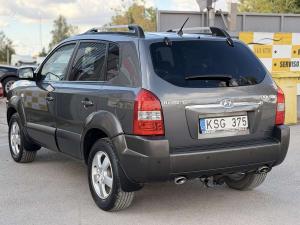 Grey Hyundai Tucson 2007 in Siauliai, with an engine capacity of 1.99 L and mileage of 170 thousand km for 2750 €, photo 15 on AUTOMOTO.COM.LV