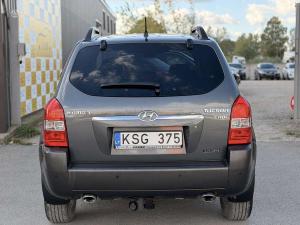 Grey Hyundai Tucson 2007 in Siauliai, with an engine capacity of 1.99 L and mileage of 170 thousand km for 2750 €, photo 17 on AUTOMOTO.COM.LV