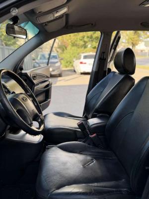 Grey Hyundai Tucson 2007 in Siauliai, with an engine capacity of 1.99 L and mileage of 170 thousand km for 2750 €, photo 35 on AUTOMOTO.COM.LV