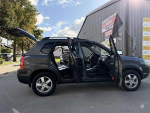 Grey Hyundai Tucson 2007 in Siauliai, with an engine capacity of 1.99 L and mileage of 170 thousand km for 2750 €, photo 49 on AUTOMOTO.COM.LV