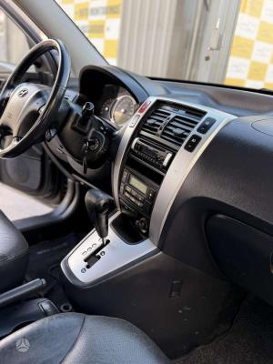 Grey Hyundai Tucson 2007 in Siauliai, with an engine capacity of 1.99 L and mileage of 170 thousand km for 2750 €, photo 53 on AUTOMOTO.COM.LV