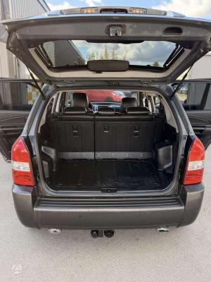 Grey Hyundai Tucson 2007 in Siauliai, with an engine capacity of 1.99 L and mileage of 170 thousand km for 2750 €, photo 59 on AUTOMOTO.COM.LV