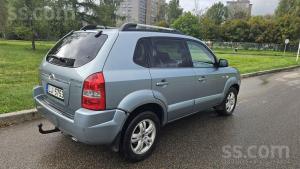 Pelēks Hyundai Tucson 2007 Daugavpils, ar dzinēja tilpumu 2.00 L un nobraukumu 336 tūkst. km par 1600 €, foto 3 vietnē AUTOMOTO.COM.LV