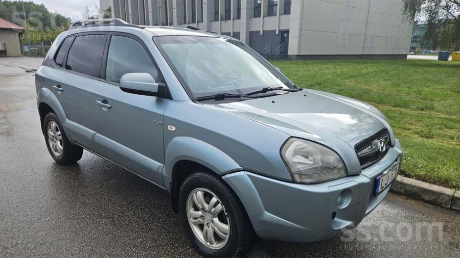 Pelēks Hyundai Tucson 2007 Daugavpils, ar dzinēja tilpumu 2.00 L un nobraukumu 336 tūkst. km par 1600 €, foto 4 vietnē AUTOMOTO.COM.LV