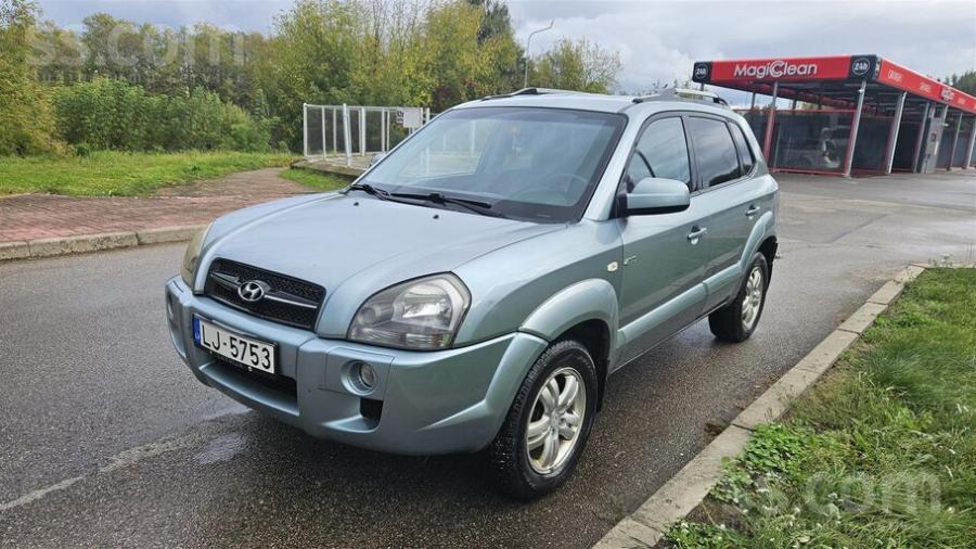 Pelēks Hyundai Tucson 2007 Daugavpils, ar dzinēja tilpumu 2.00 L un nobraukumu 336 tūkst. km par 1600 €, foto 6 vietnē AUTOMOTO.COM.LV