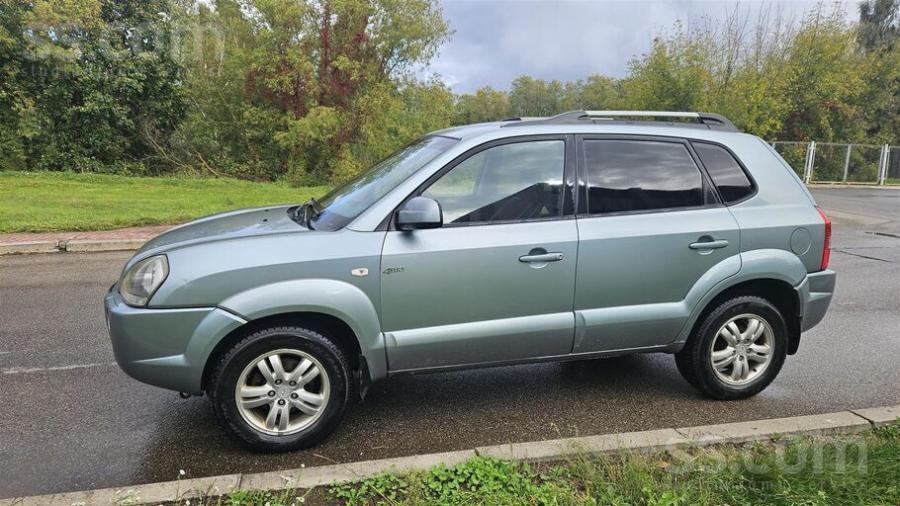 Pelēks Hyundai Tucson 2007 Daugavpils, ar dzinēja tilpumu 2.00 L un nobraukumu 336 tūkst. km par 1600 €, foto 7 vietnē AUTOMOTO.COM.LV
