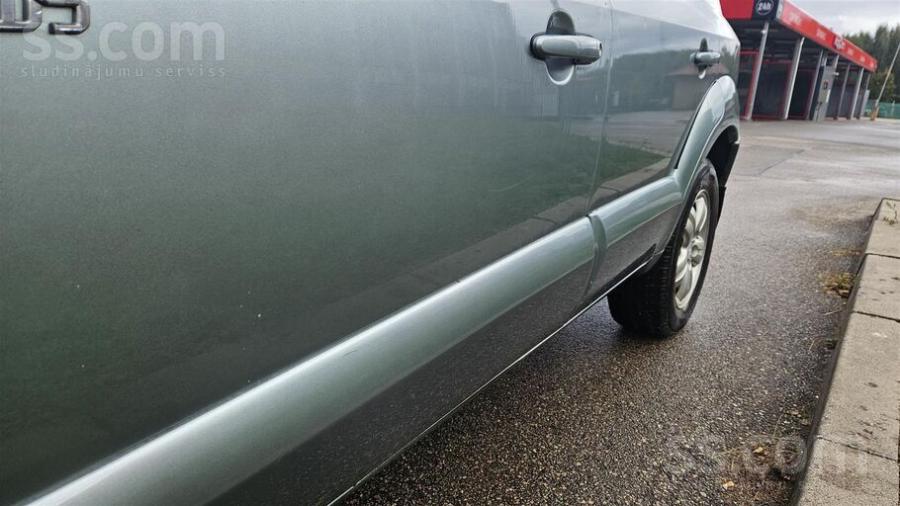 Pelēks Hyundai Tucson 2007 Daugavpils, ar dzinēja tilpumu 2.00 L un nobraukumu 336 tūkst. km par 1600 €, foto 10 vietnē AUTOMOTO.COM.LV