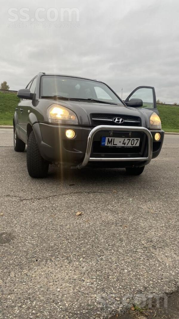 Pelēks Hyundai Tucson 2007 Jēkabpils, ar dzinēja tilpumu 2.00 L un nobraukumu 204 tūkst. km par 3900 €, foto 3 vietnē AUTOMOTO.COM.LV