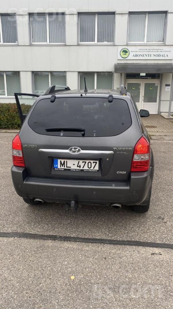 Pelēks Hyundai Tucson 2007 Jēkabpils, ar dzinēja tilpumu 2.00 L un nobraukumu 204 tūkst. km par 3900 €, foto 4 vietnē AUTOMOTO.COM.LV