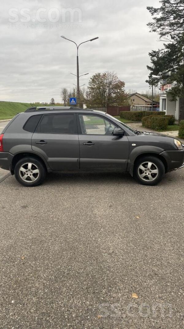 Pelēks Hyundai Tucson 2007 Jēkabpils, ar dzinēja tilpumu 2.00 L un nobraukumu 204 tūkst. km par 3900 €, foto 8 vietnē AUTOMOTO.COM.LV