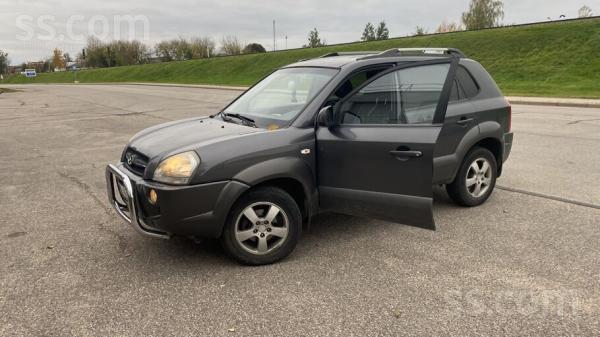 Pelēks Hyundai Tucson 2007 Jēkabpils, ar dzinēja tilpumu 2.00 L un nobraukumu 204 tūkst. km par 3900 €, foto 9 vietnē AUTOMOTO.COM.LV