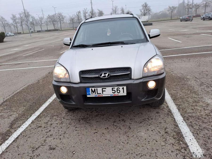 Grey Hyundai Tucson 2008 in Siauliai, with an engine capacity of 2.00 L and mileage of 248 thousand km for 2999 €, photo 21 on AUTOMOTO.COM.LV