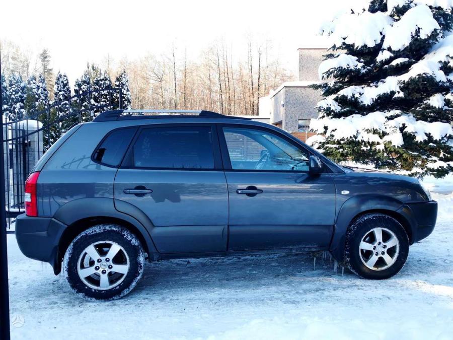 Pelēks Hyundai Tucson 2008 Šauļi, ar dzinēja tilpumu 1.99 L un nobraukumu 160 tūkst. km par 2700 €, foto 3 vietnē AUTOMOTO.COM.LV