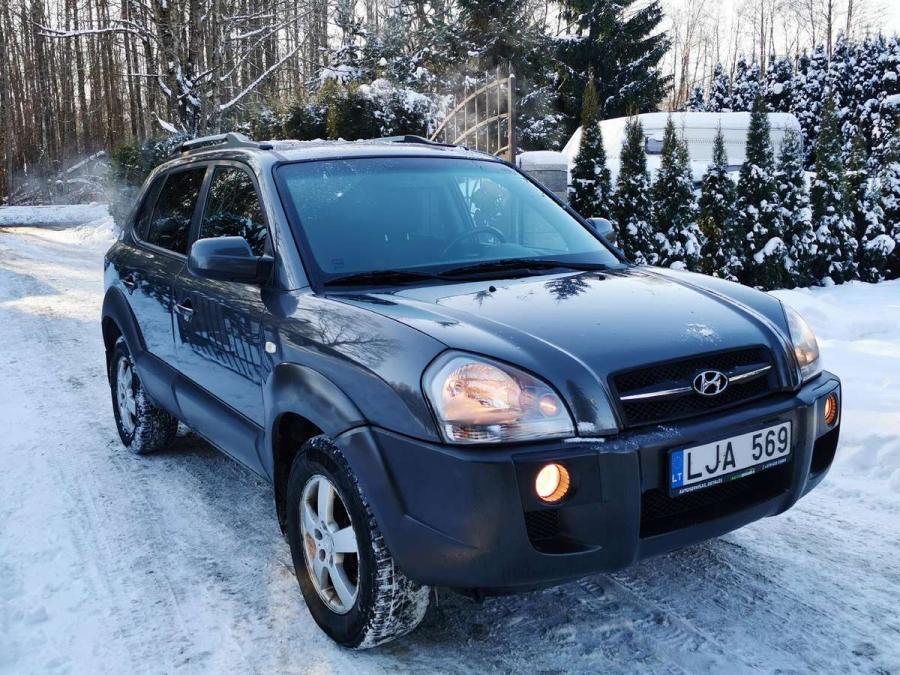 Pelēks Hyundai Tucson 2008 Šauļi, ar dzinēja tilpumu 1.99 L un nobraukumu 160 tūkst. km par 2700 €, foto 4 vietnē AUTOMOTO.COM.LV