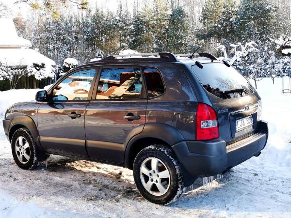 Grey Hyundai Tucson 2008 in Siauliai, with an engine capacity of 1.99 L and mileage of 160 thousand km for 2700 €, photo 10 on AUTOMOTO.COM.LV