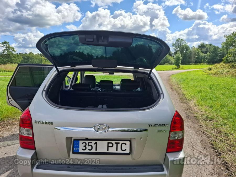 Pelēks Hyundai Tucson 2008 Paide, ar dzinēja tilpumu 2.00 L un nobraukumu 302 tūkst. km par 4499 €, foto 13 vietnē AUTOMOTO.COM.LV