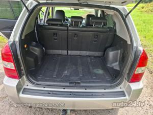 Pelēks Hyundai Tucson 2008 Paide, ar dzinēja tilpumu 2.00 L un nobraukumu 302 tūkst. km par 4499 €, foto 14 vietnē AUTOMOTO.COM.LV