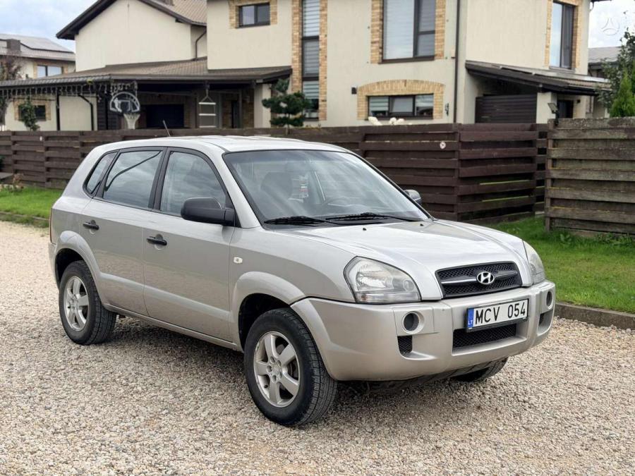 Pelēks Hyundai Tucson 2008 Viļņa, ar dzinēja tilpumu 1.99 L un nobraukumu 289 tūkst. km par 2150 €, foto 4 vietnē AUTOMOTO.COM.LV