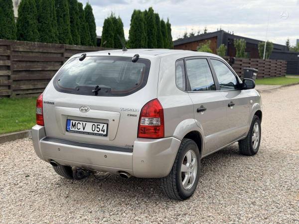 Hyundai Tucson 2008 Viļņa vietnē Pelēks Hyundai Tucson 2008 Viļņa, ar dzinēja tilpumu 1.99 L un nobraukumu 289 tūkst. km par 2150 €, foto 5 vietnē AUTOMOTO.COM.LV
