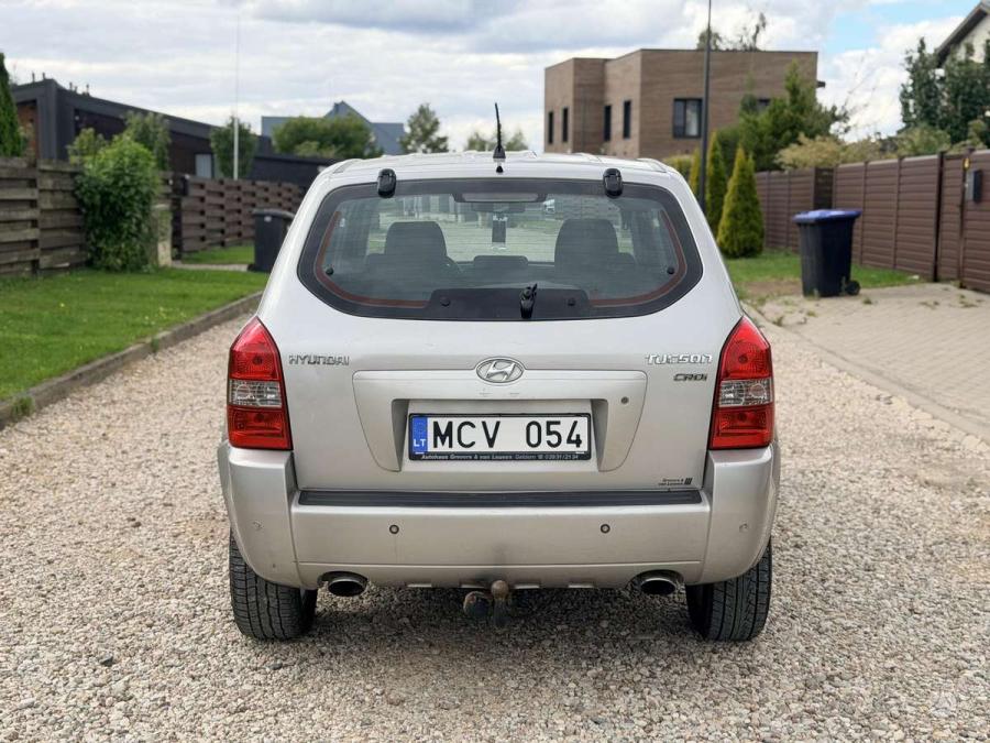 Pelēks Hyundai Tucson 2008 Viļņa, ar dzinēja tilpumu 1.99 L un nobraukumu 289 tūkst. km par 2150 €, foto 6 vietnē AUTOMOTO.COM.LV