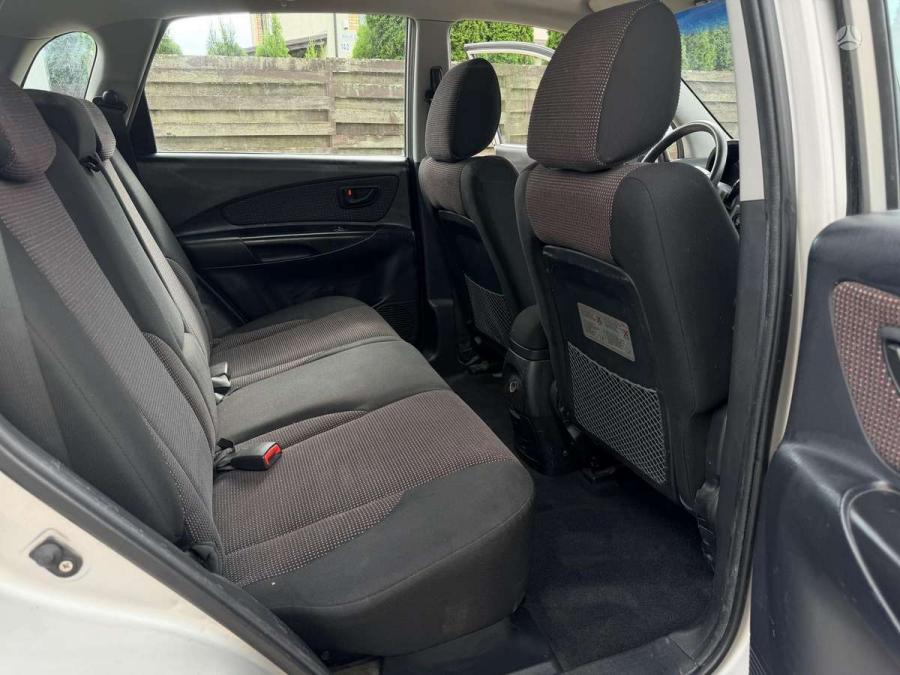 Pelēks Hyundai Tucson 2008 Viļņa, ar dzinēja tilpumu 1.99 L un nobraukumu 289 tūkst. km par 2150 €, foto 14 vietnē AUTOMOTO.COM.LV