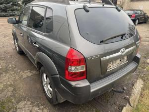 Grey Hyundai Tucson 2009 in Marijampole, with an engine capacity of 1.99 L and mileage of 250 thousand km for 2499 €, photo 4 on AUTOMOTO.COM.LV