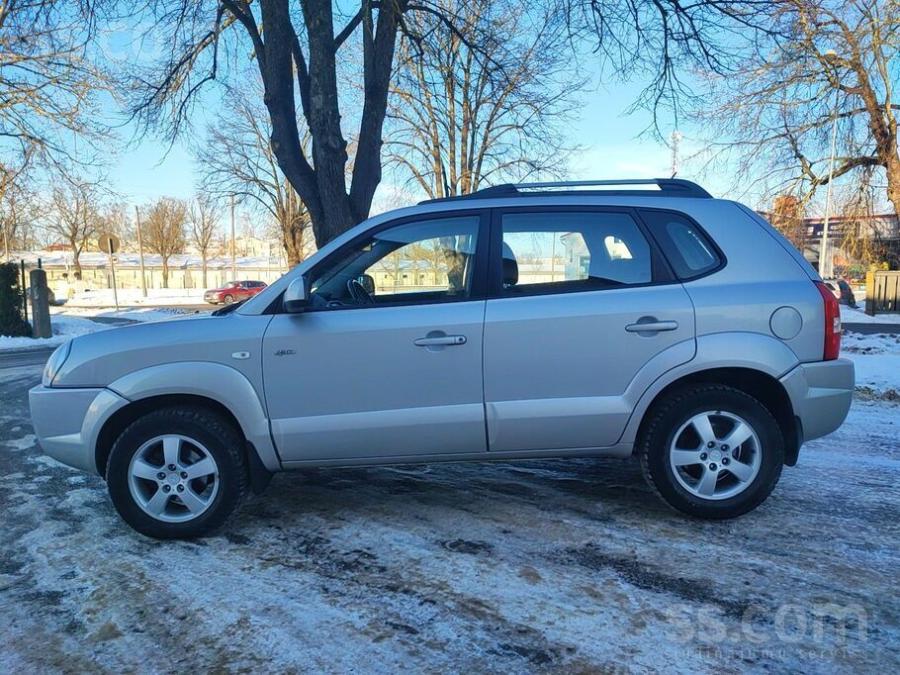 Grey Hyundai Tucson 2009 in Cesis, with an engine capacity of 2.00 L and mileage of 0 thousand km for 4450 €, photo 5 on AUTOMOTO.COM.LV