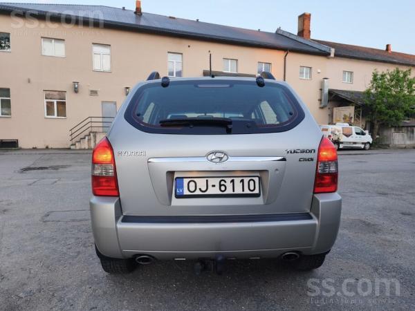 Pelēks Hyundai Tucson 2009 Cēsis, ar dzinēja tilpumu 2.00 L un nobraukumu 0 tūkst. km par 4450 €, foto 7 vietnē AUTOMOTO.COM.LV