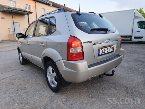 Pelēks Hyundai Tucson 2009 Cēsis, ar dzinēja tilpumu 2.00 L un nobraukumu 0 tūkst. km par 4450 €, foto 8 vietnē AUTOMOTO.COM.LV