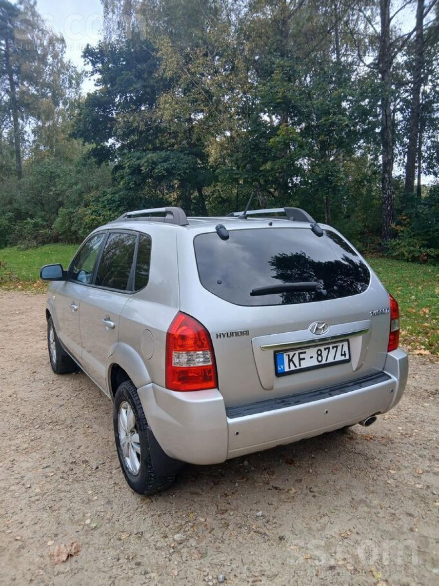 Pelēks Hyundai Tucson 2009 Rīga, ar dzinēja tilpumu 2.00 L un nobraukumu 230 tūkst. km par 4100 €, foto 5 vietnē AUTOMOTO.COM.LV