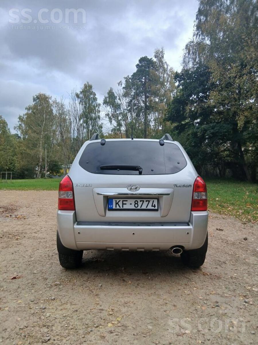 Pelēks Hyundai Tucson 2009 Rīga, ar dzinēja tilpumu 2.00 L un nobraukumu 230 tūkst. km par 4100 €, foto 7 vietnē AUTOMOTO.COM.LV