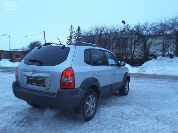 Pelēks Hyundai Tucson 2010 Kretinga, ar dzinēja tilpumu 2.00 L un nobraukumu 200 tūkst. km par 3150 €, foto 4 vietnē AUTOMOTO.COM.LV