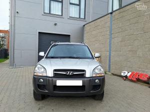 Хендай Туксон 2010 в Кретинга на AUTOMOTO.COM.LV Серый Хендай Туксон 2010 в Кретинга, объемом двигателя 2.00 л и пробегом 200 тыс. км за 3750 €, фото 1 на AUTOMOTO.COM.LV