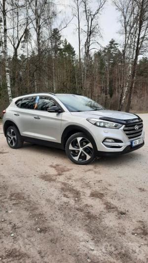 Grey Hyundai Tucson 2015 in Jelgava, with an engine capacity of 2.00 L and mileage of 173 thousand km for 12500 €, photo 1 on AUTOMOTO.COM.LV