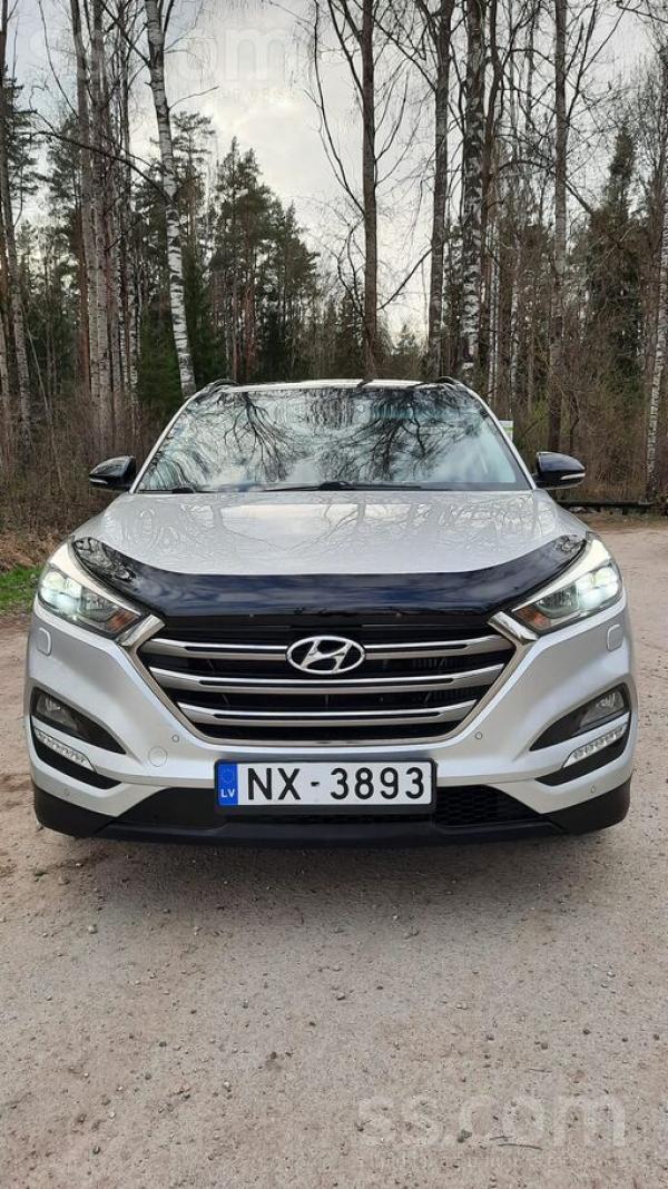 Grey Hyundai Tucson 2015 in Jelgava, with an engine capacity of 2.00 L and mileage of 173 thousand km for 12500 €, photo 2 on AUTOMOTO.COM.LV