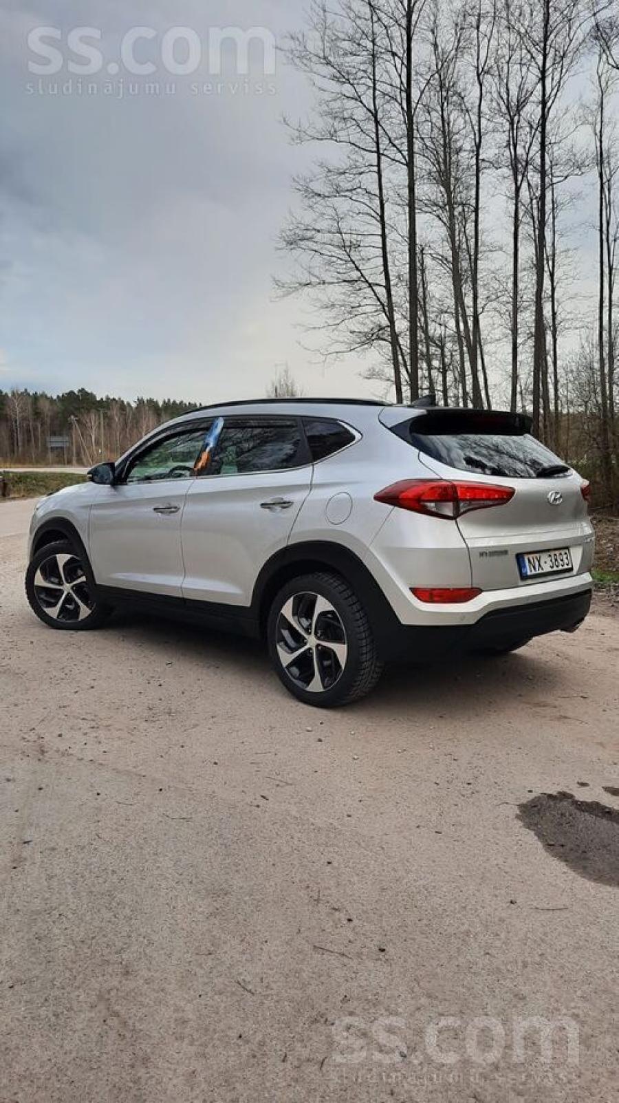 Grey Hyundai Tucson 2015 in Jelgava, with an engine capacity of 2.00 L and mileage of 173 thousand km for 12500 €, photo 13 on AUTOMOTO.COM.LV