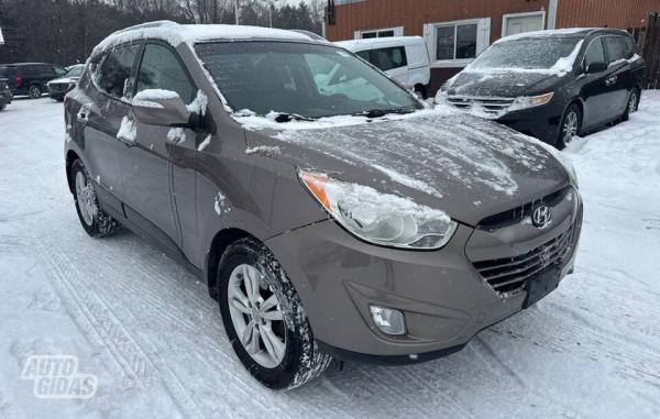 Grey Hyundai Tucson 2015 in Vilnius, with an engine capacity of 2.40 L and mileage of 198 thousand km for 12000 €, photo 1 on AUTOMOTO.COM.LV