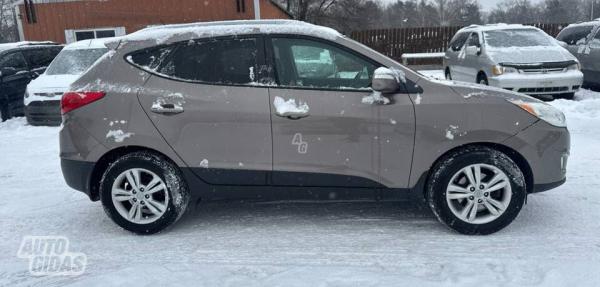 Grey Hyundai Tucson 2015 in Vilnius, with an engine capacity of 2.40 L and mileage of 198 thousand km for 12000 €, photo 2 on AUTOMOTO.COM.LV