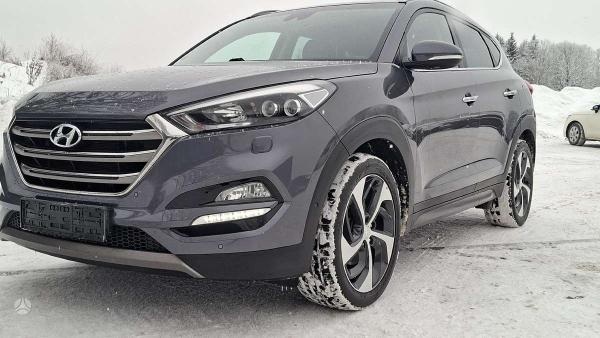 Grey Hyundai Tucson 2015 in Kaunas, with an engine capacity of 1.59 L and mileage of 201 thousand km for 12000 €, photo 1 on AUTOMOTO.COM.LV
