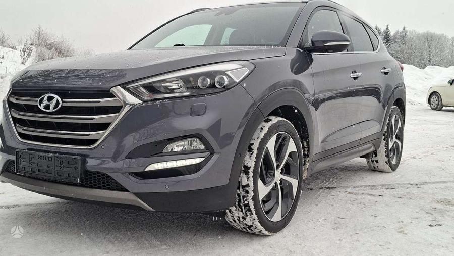 Pelēks Hyundai Tucson 2015 Kauņa, ar dzinēja tilpumu 1.59 L un nobraukumu 201 tūkst. km par 12000 €, foto 1 vietnē AUTOMOTO.COM.LV