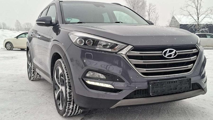 Pelēks Hyundai Tucson 2015 Kauņa, ar dzinēja tilpumu 1.59 L un nobraukumu 201 tūkst. km par 12000 €, foto 5 vietnē AUTOMOTO.COM.LV