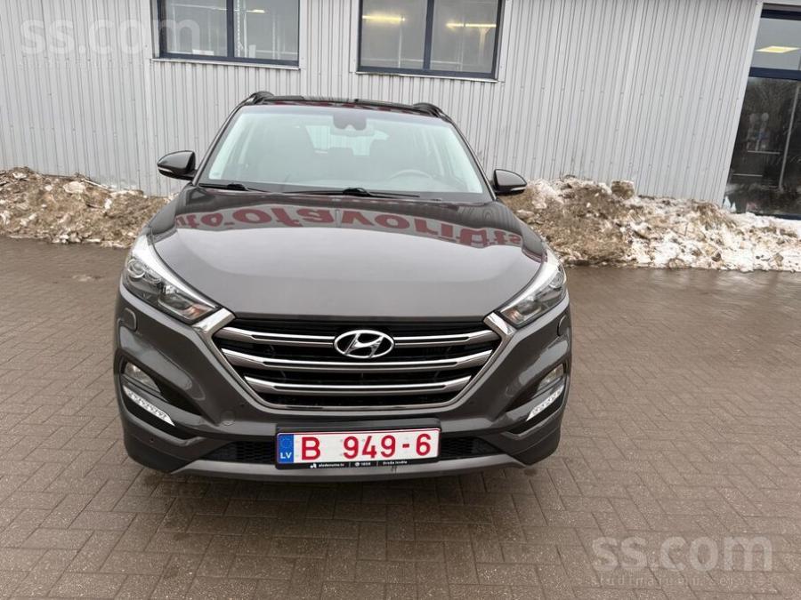 Pelēks Hyundai Tucson 2015 Talsi, ar dzinēja tilpumu 2.00 L un nobraukumu 225 tūkst. km par 12970 €, foto 3 vietnē AUTOMOTO.COM.LV