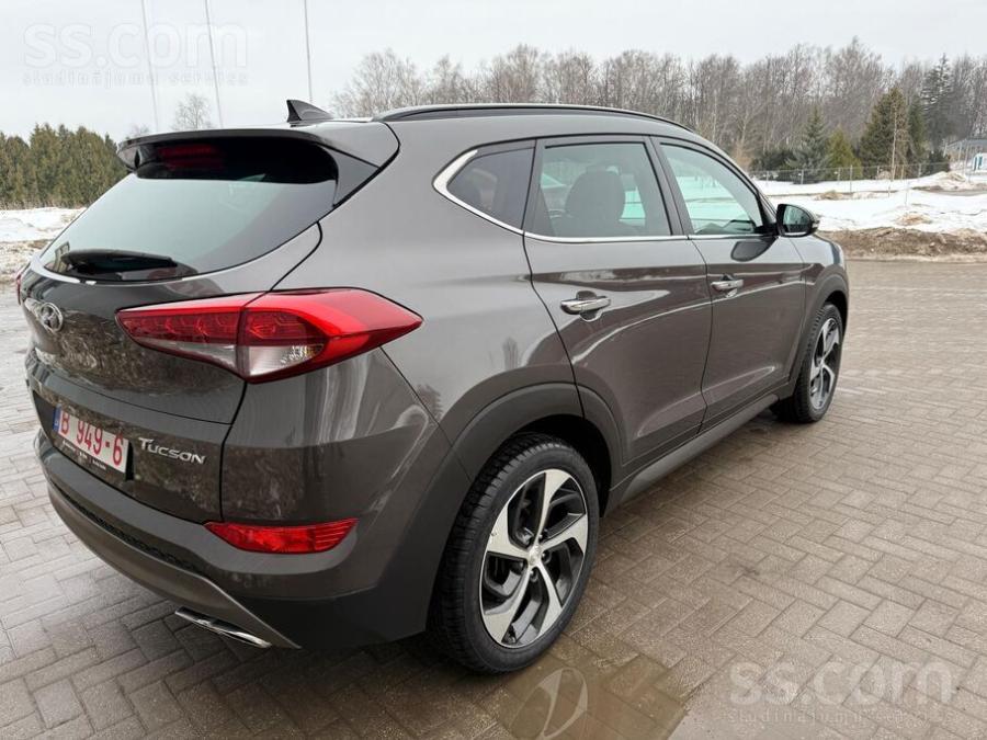 Pelēks Hyundai Tucson 2015 Talsi, ar dzinēja tilpumu 2.00 L un nobraukumu 225 tūkst. km par 12970 €, foto 5 vietnē AUTOMOTO.COM.LV